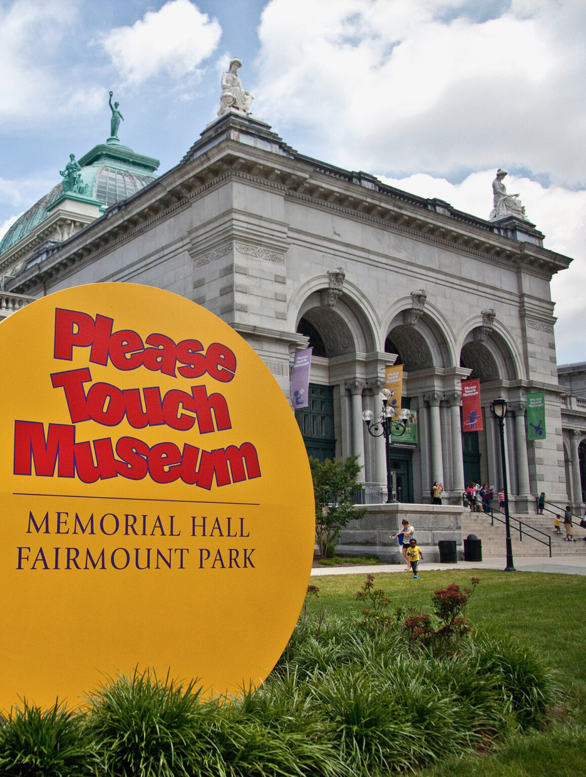 Please Touch Museum workers celebrate union contract victory - Grid ...